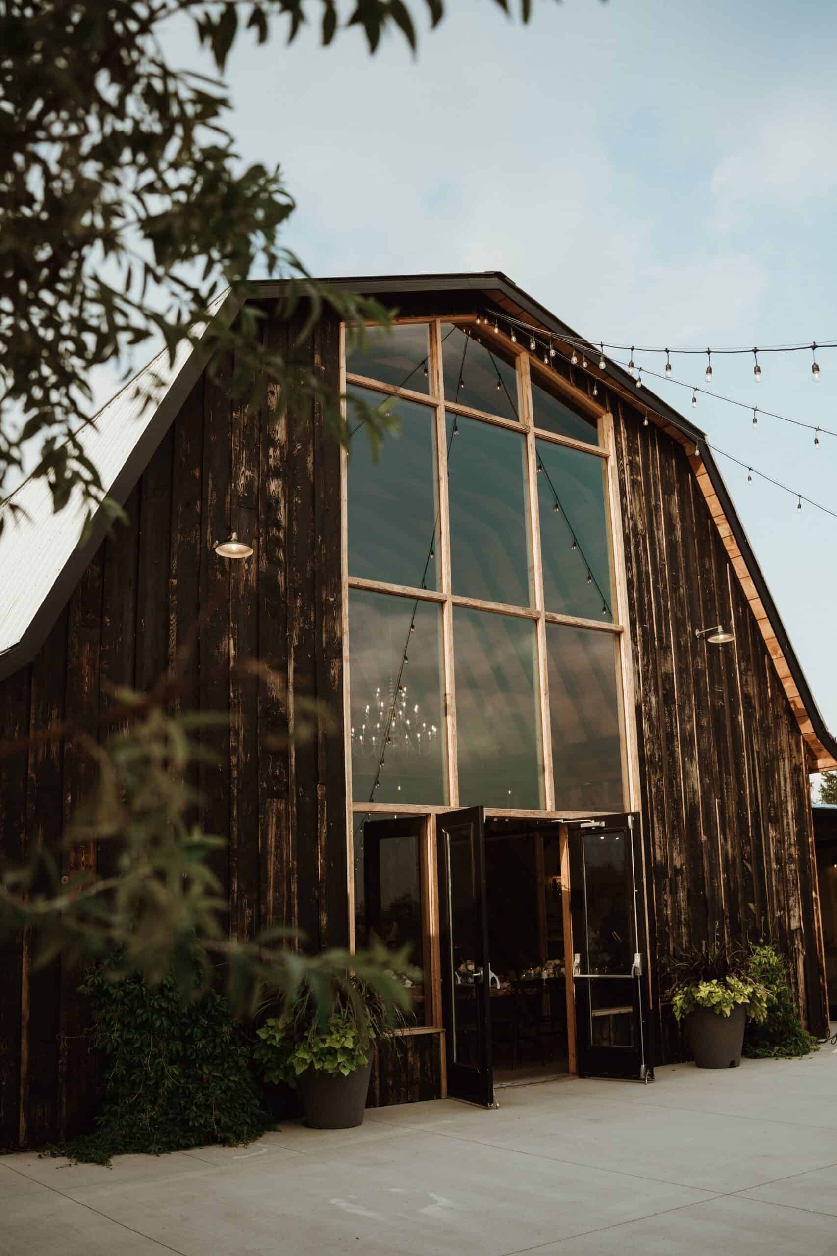 Home [blackbarnvenue.ca]